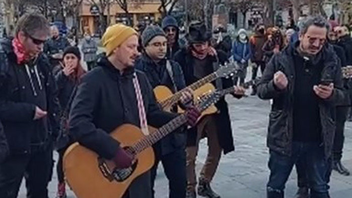 С хита на "P.I.F." - "Приказка" изпратиха Димо - Днес+